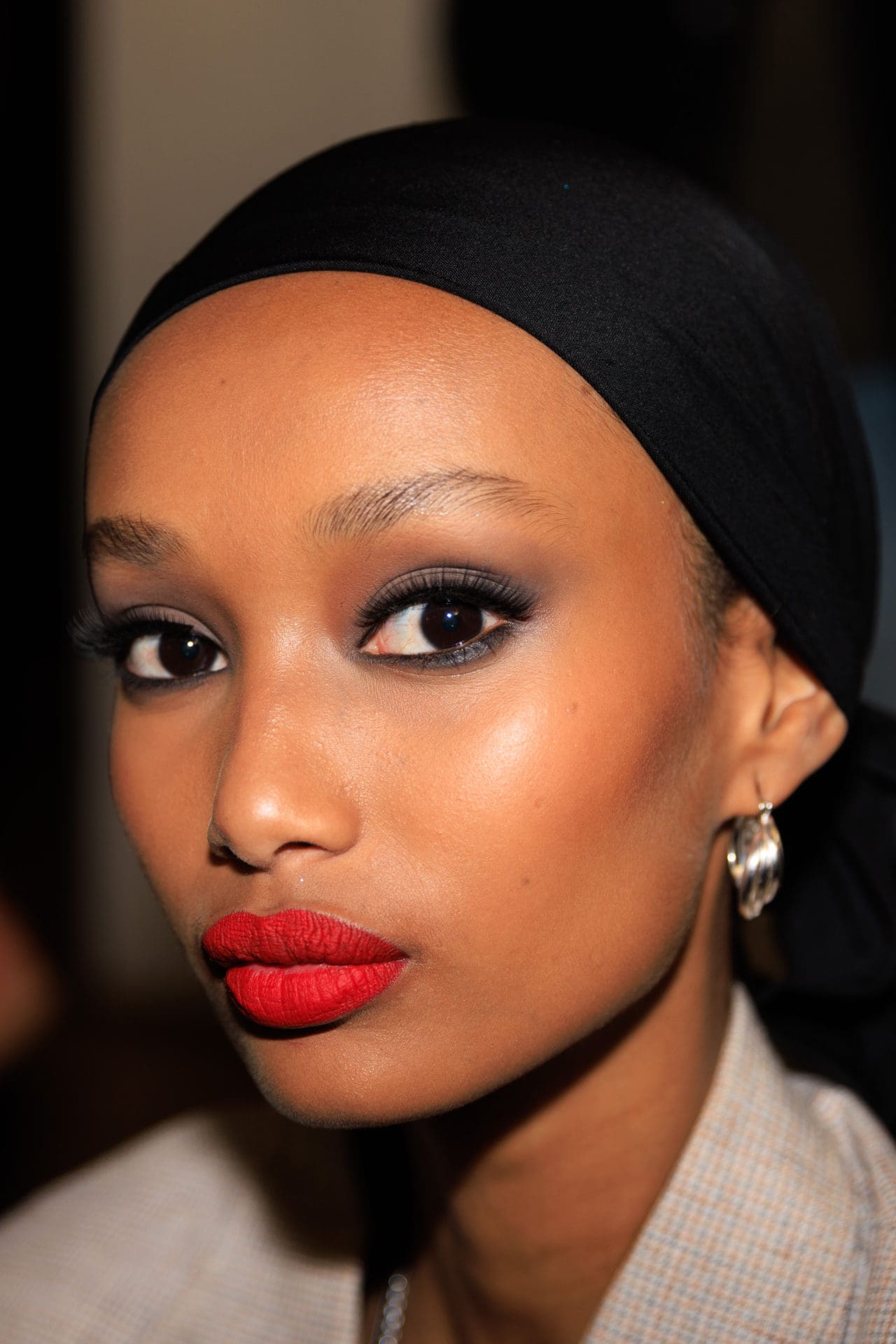 Beauty Trends: Red Lips And Flushed Cheeks Were All Over Milan Fashion Week