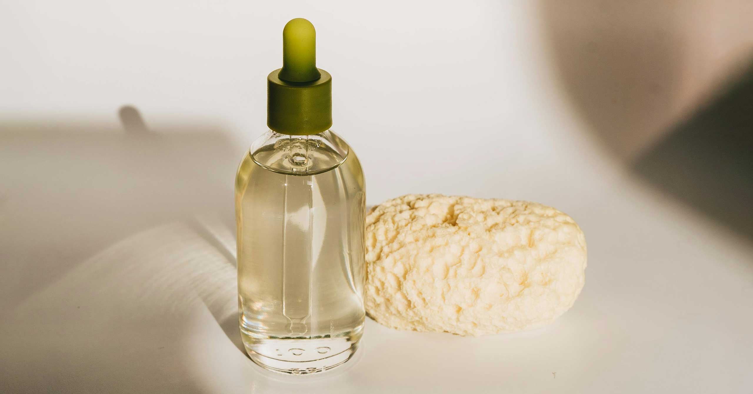 What Is Oil Gritting and Will It Get Rid of Blackheads?