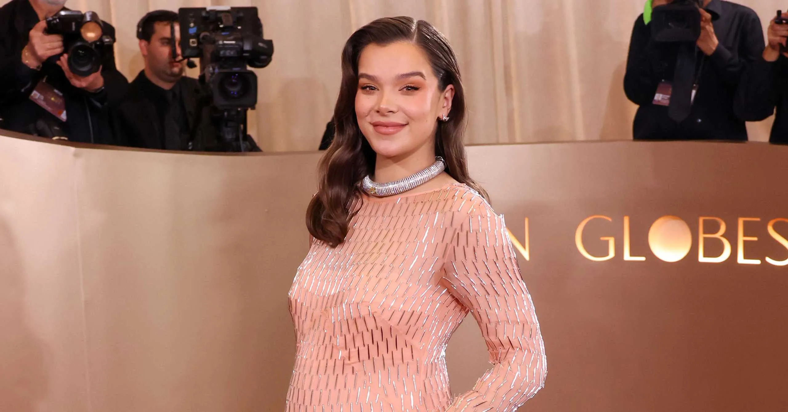 Hailee Steinfeld Debuts Her Baby Bump at the 2026 Golden Globes